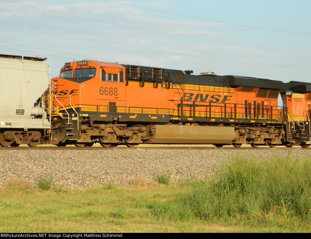 BNSF 6688